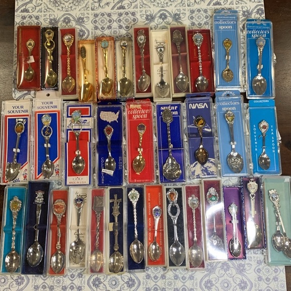 Accents | Vintage Collectors Souvenir Spoonslot Of 36 | Poshmark